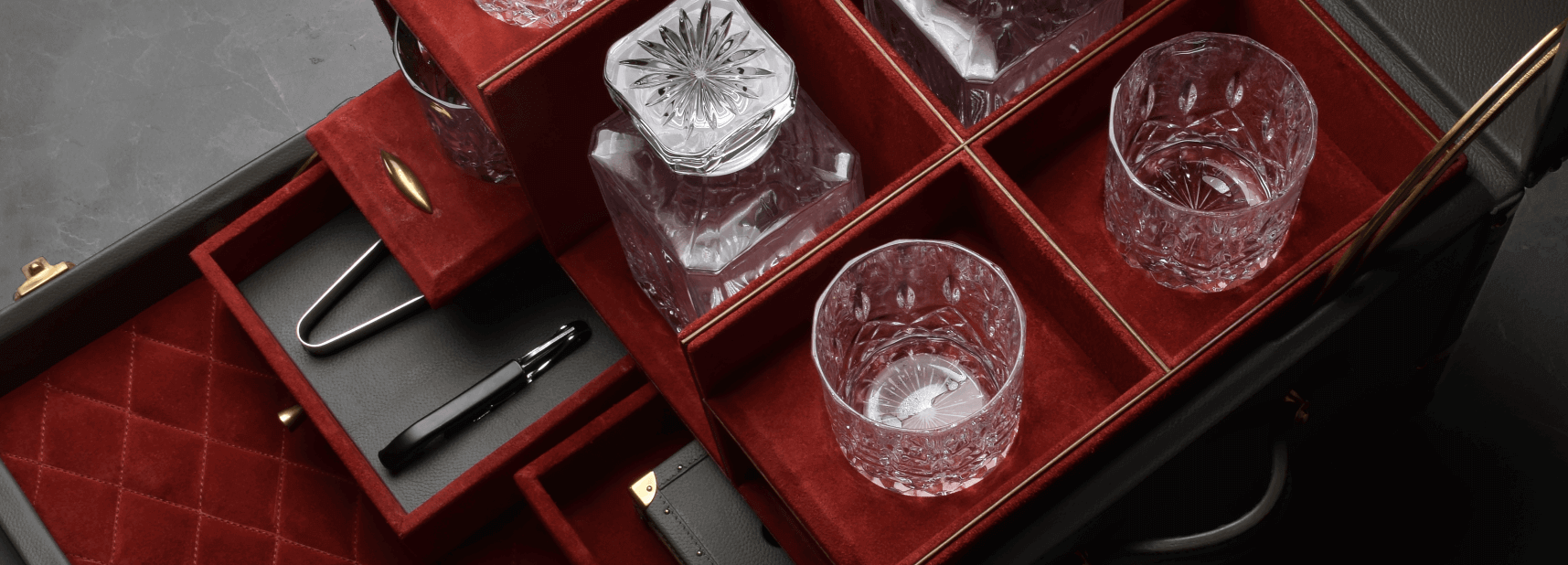 Trunks Company Bar Steamer Trunks | For the Connoisseur on the Move
